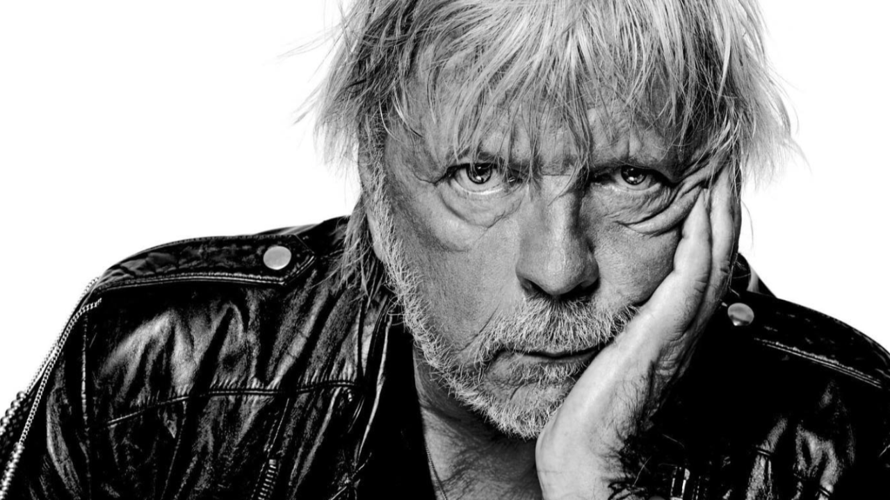 Renaud : la grosse surprise qu'il réserve à ses fans pour ses 50 ans de ...